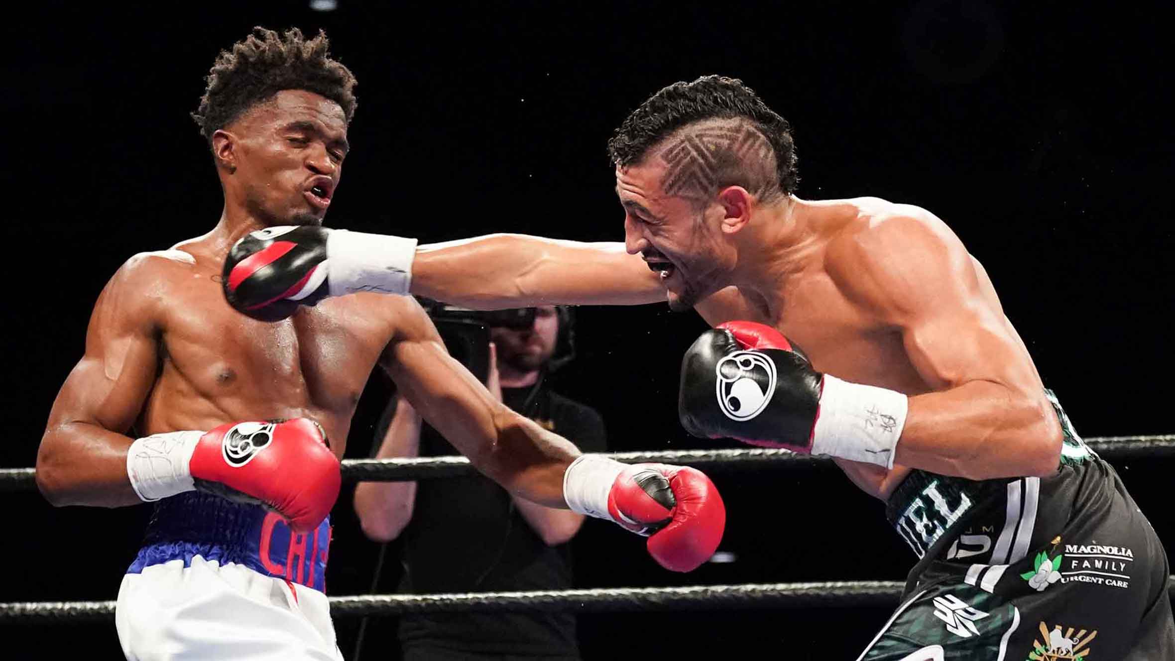 Cruz removes any doubt with decisive victory over Martin in 147-pound ...