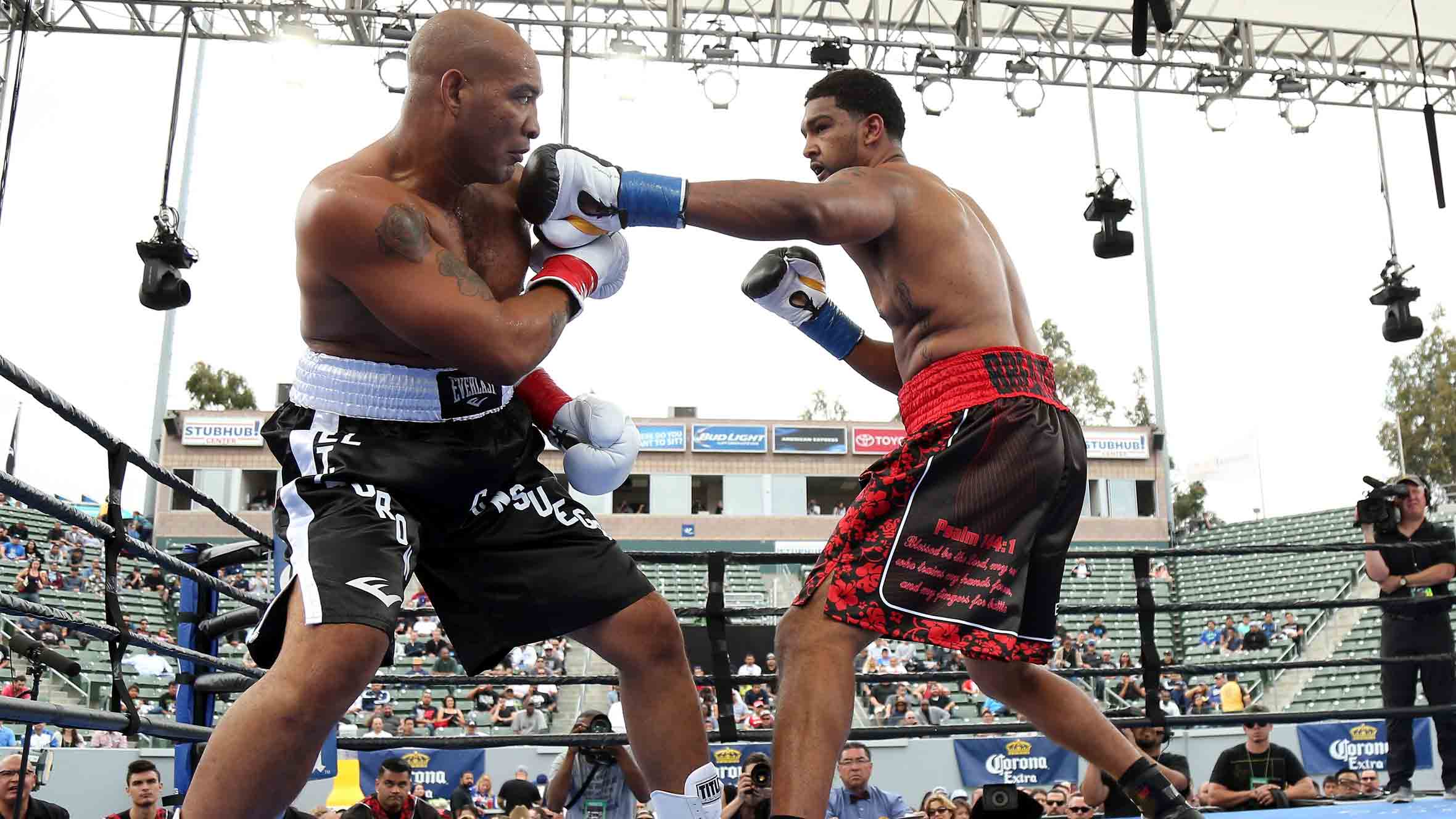 Dominic Breazeale following his own path to top of the heavyweight division