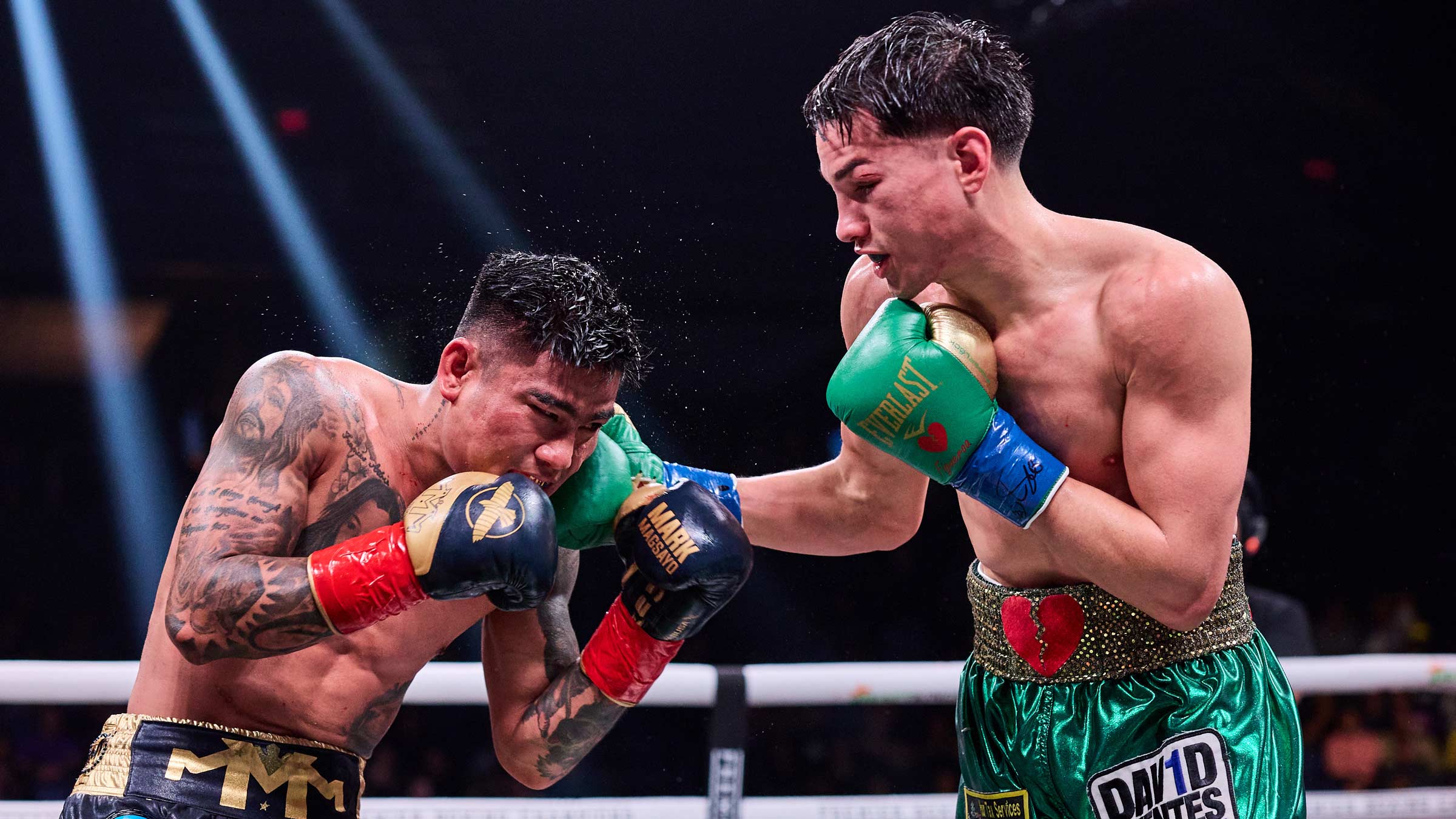 Brandon Figueroa impressively defeats Mark Magsayo in a thriller