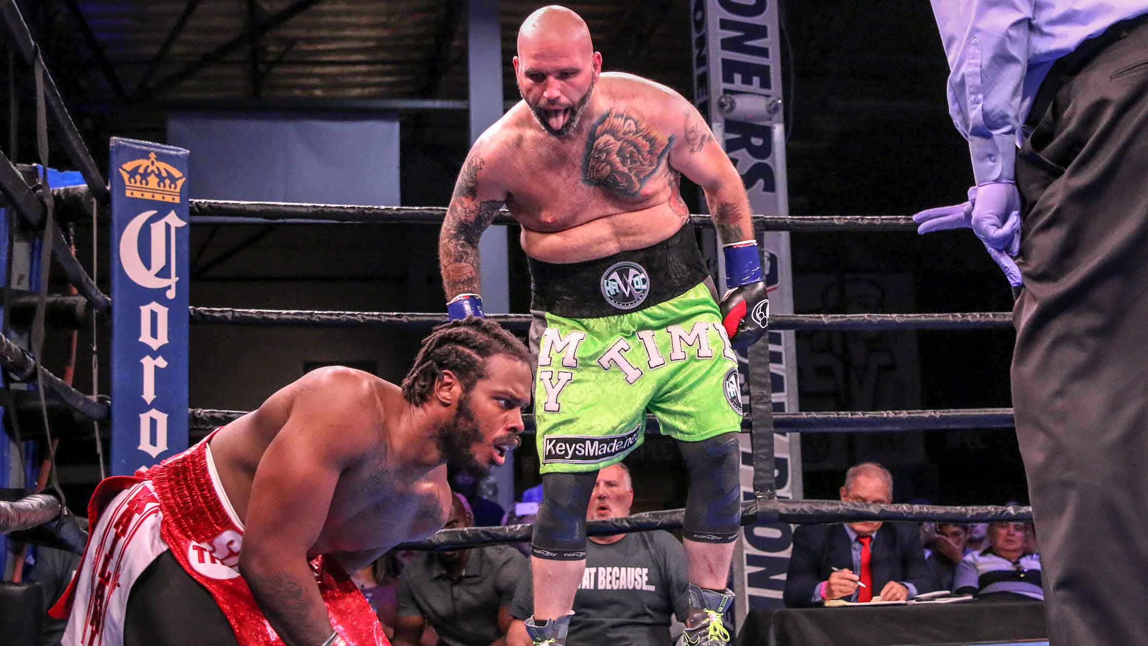 Kauffman scores hard-earned majority decision win over Alexander