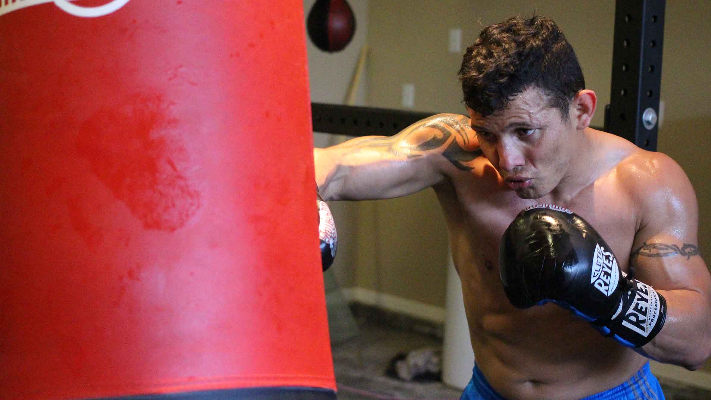 Escandon brimming with confidence despite long odds to upset Russell