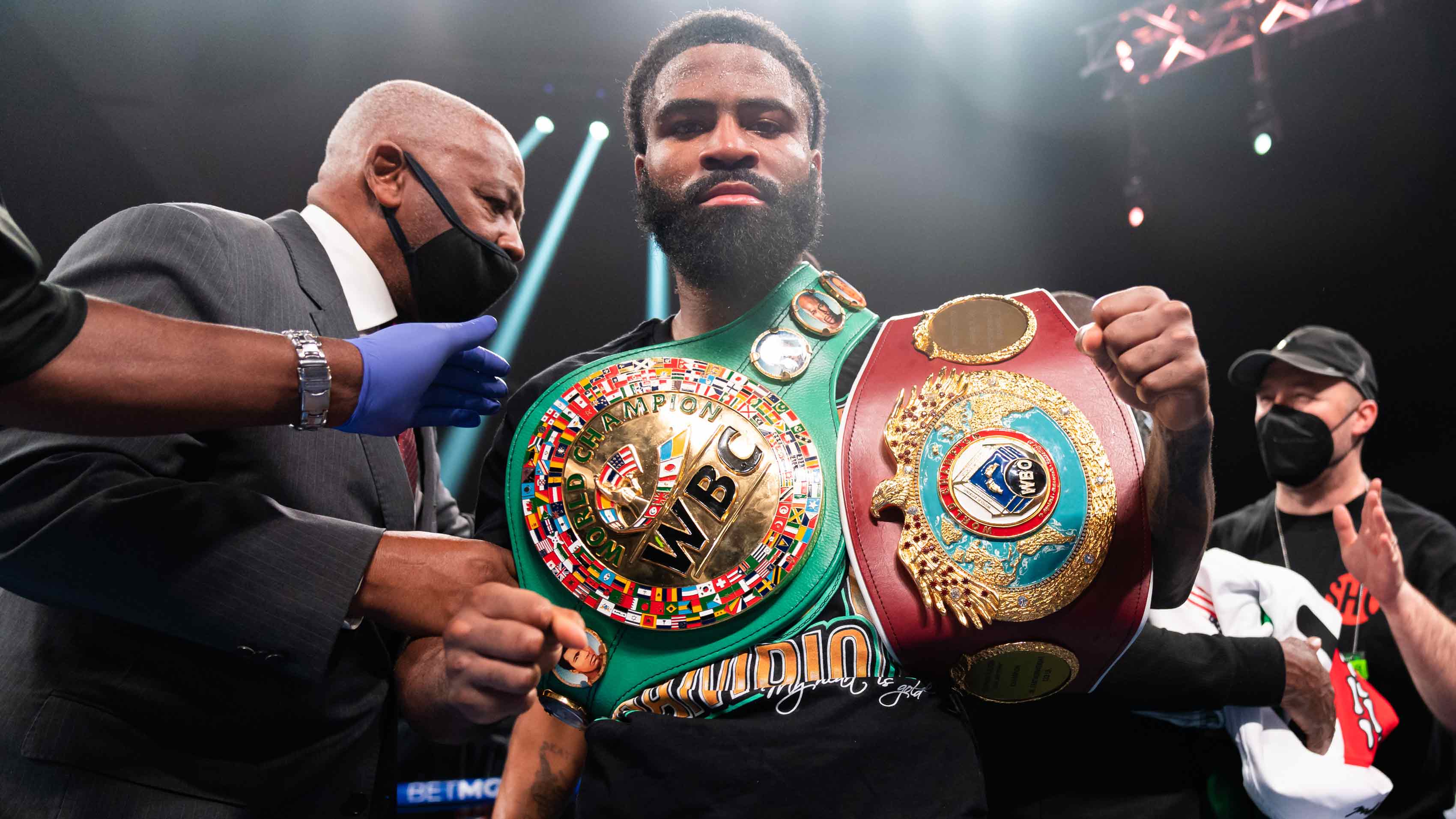 Fulton Beats Figueroa, Unifies Titles in a Classic