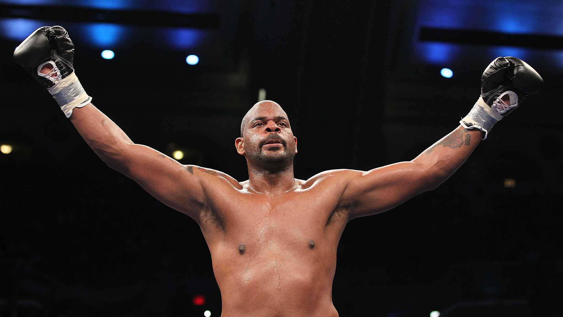 Motivated by family, 44-year-old heavyweight Tony Thompson ignores ...