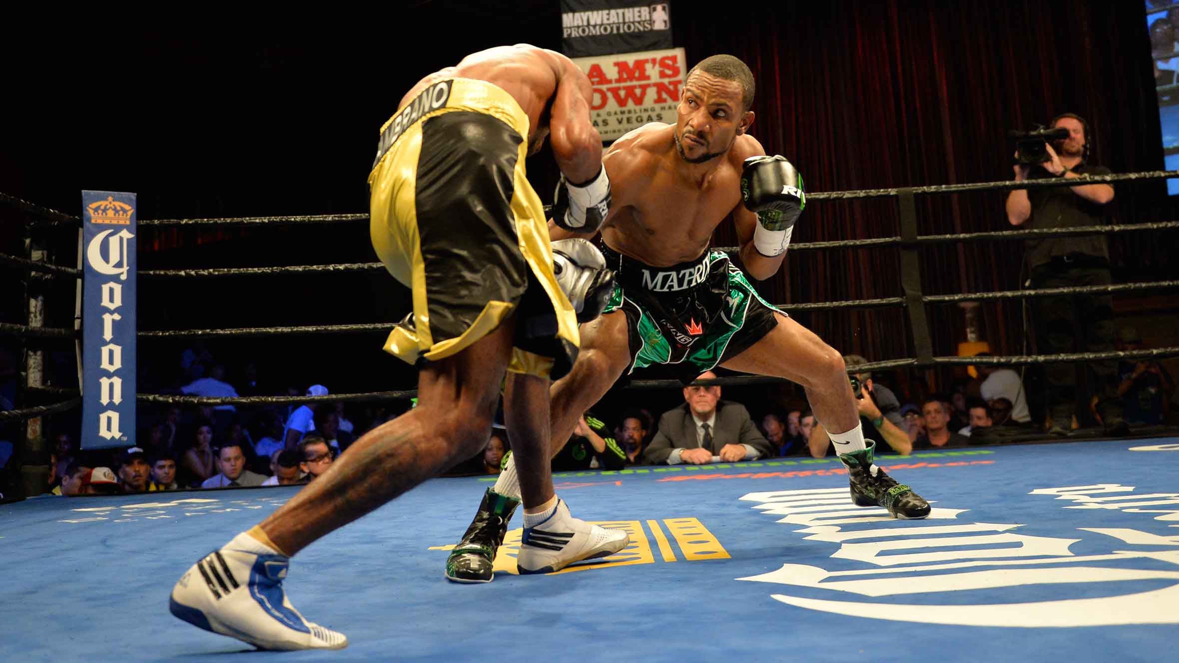 Marrero scores stunning first-round KO of Zambrano to claim 126-pound ...