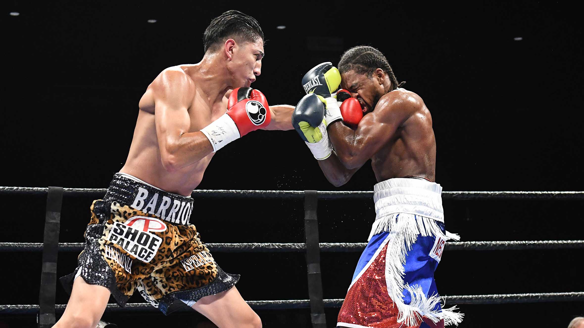 Mario Barrios notches fourth straight stoppage via 7th round TKO over ...