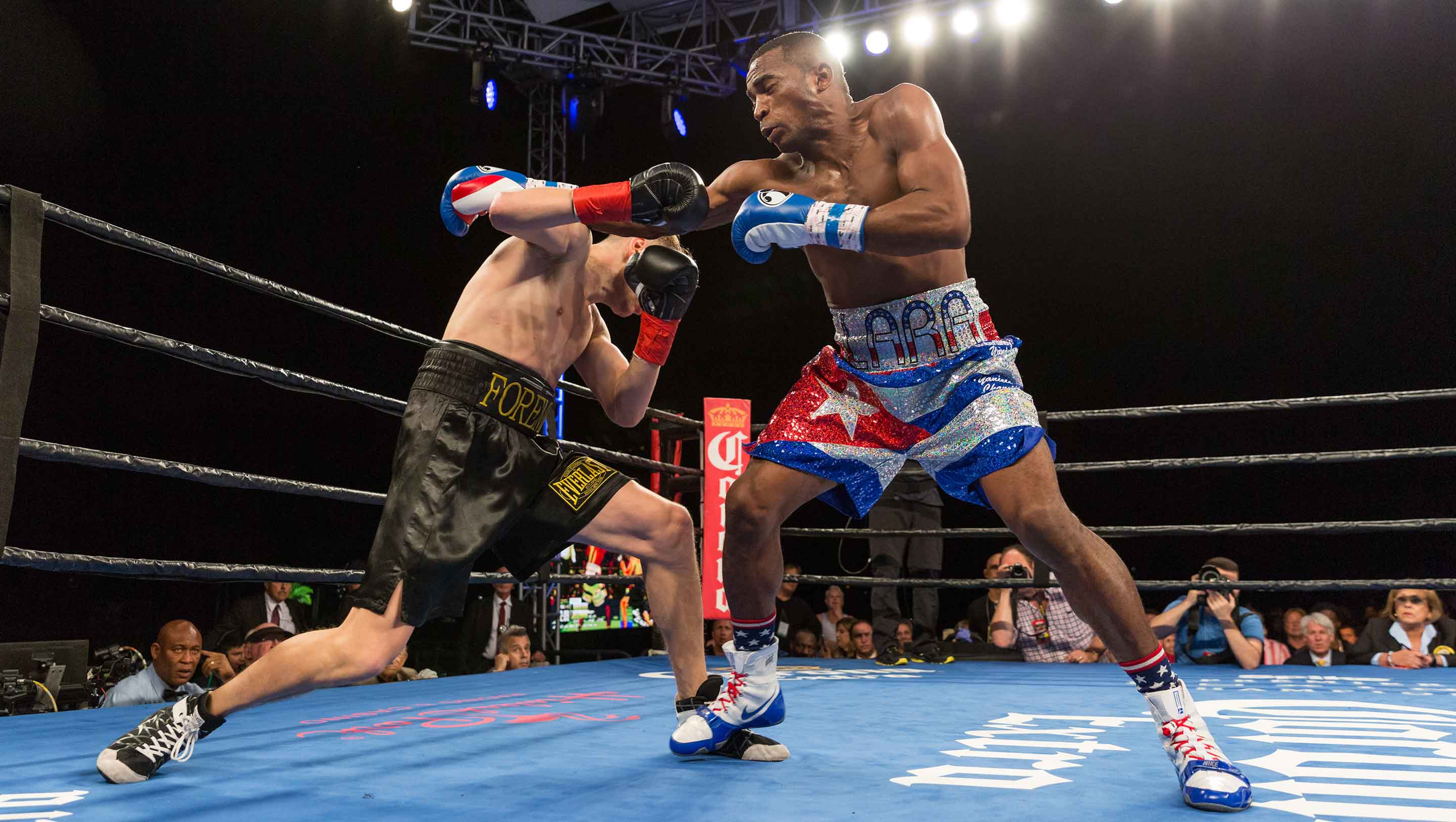 Erislandy Lara and Yuri Foreman