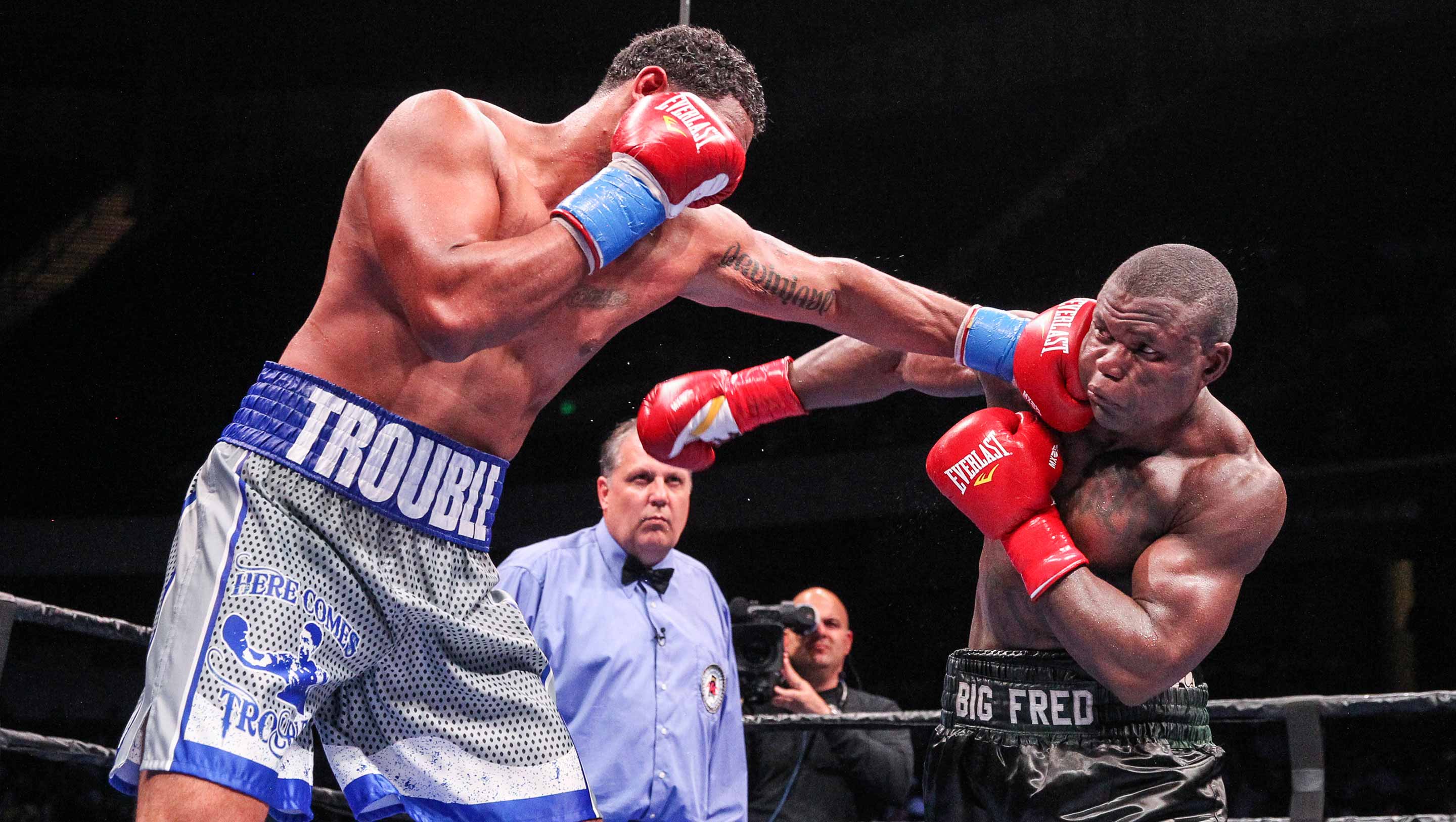 Fight Videos - Breazeale vs Kassi | Sep 26, 2015
