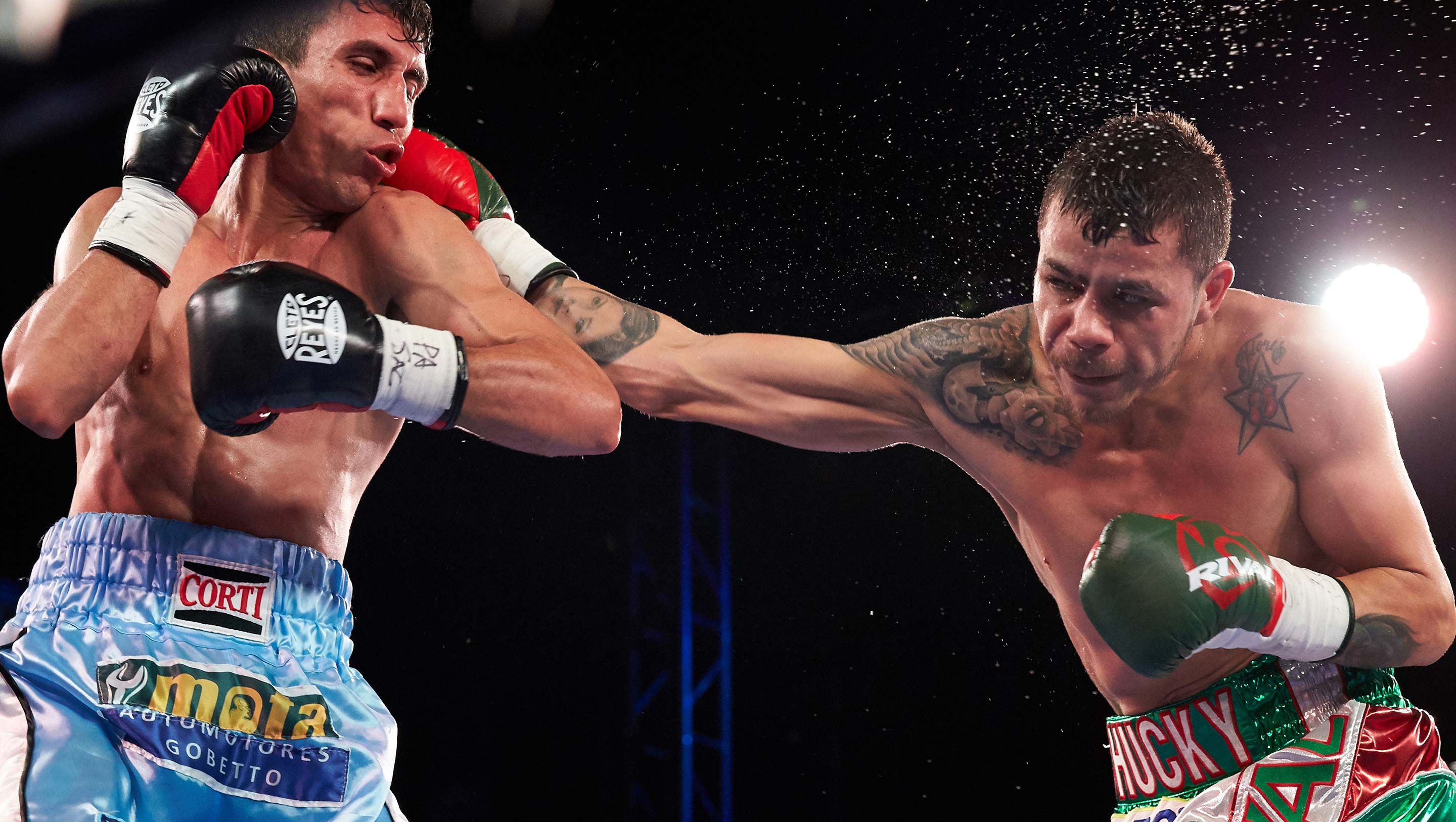 Fight Scorecard - Flores vs Cusolito | Sep 22, 2015