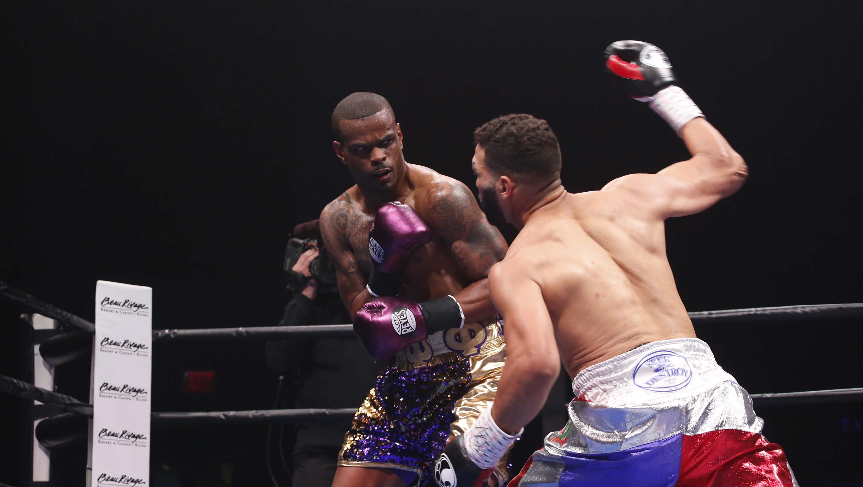 Fight Stats - Rodriguez vs Seals | Nov 13, 2015